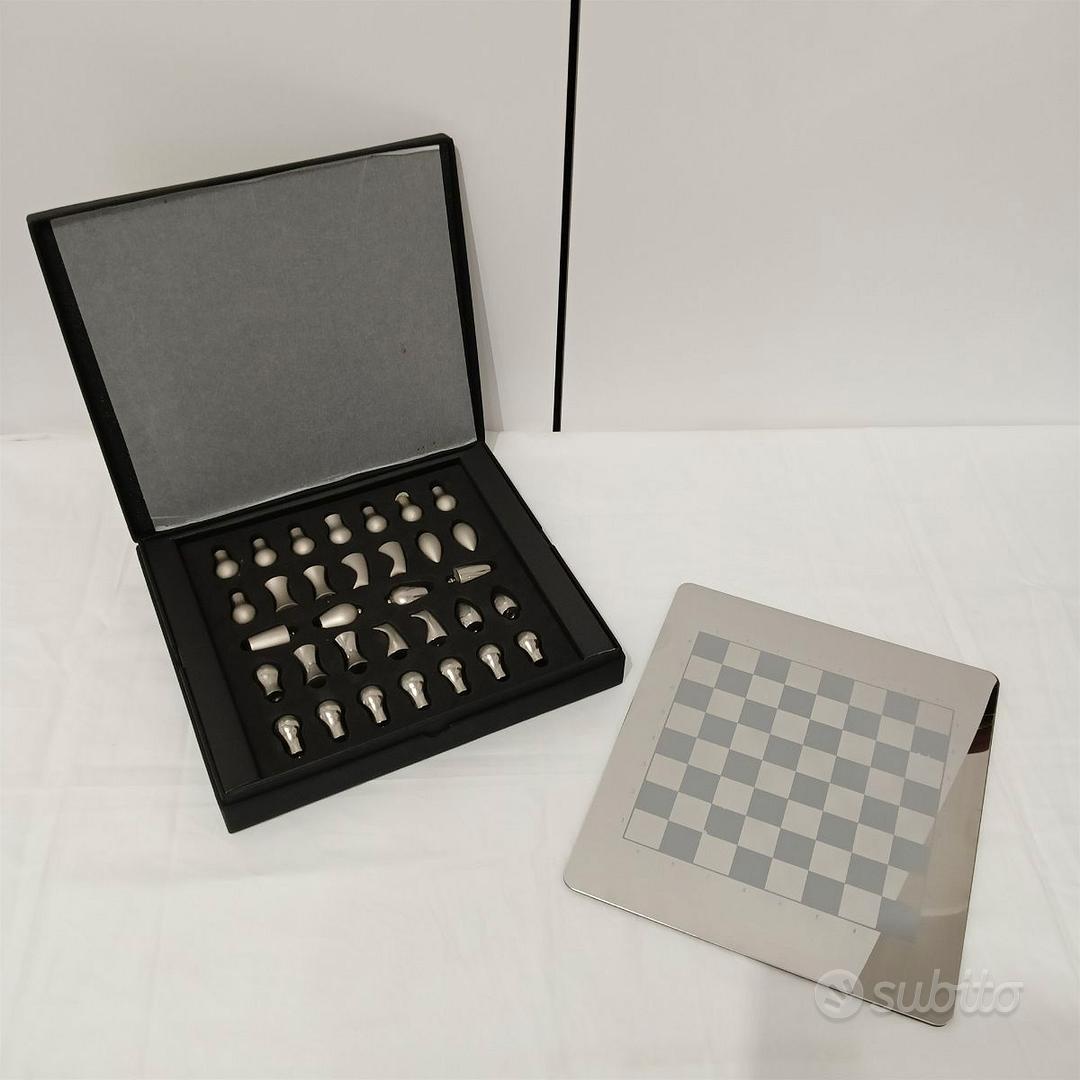 Scacchiera moderna di design in vetro e metallo - Collezionismo In ...