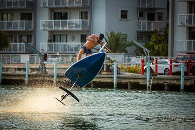 Subito - MAREMOTO GENOVA - Tavola elettrica con il foil the hydroflyer ...