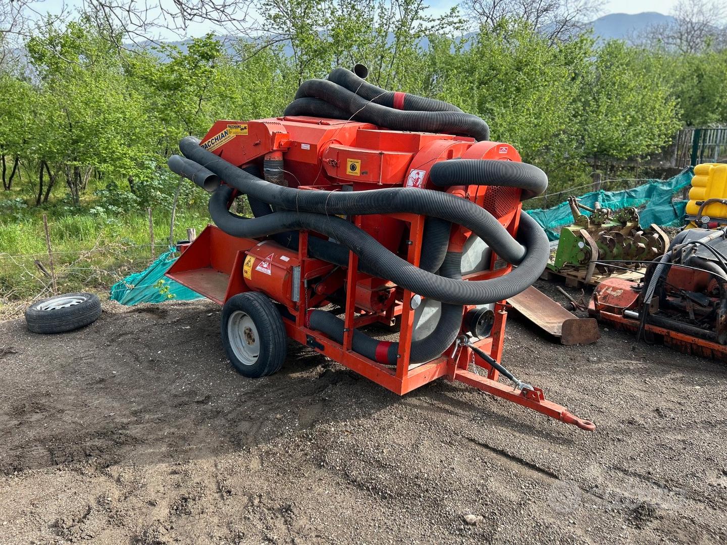 Subito - F.lli Castaldo srl - Macchina raccoglitrice nocciole PACCHIANO ...