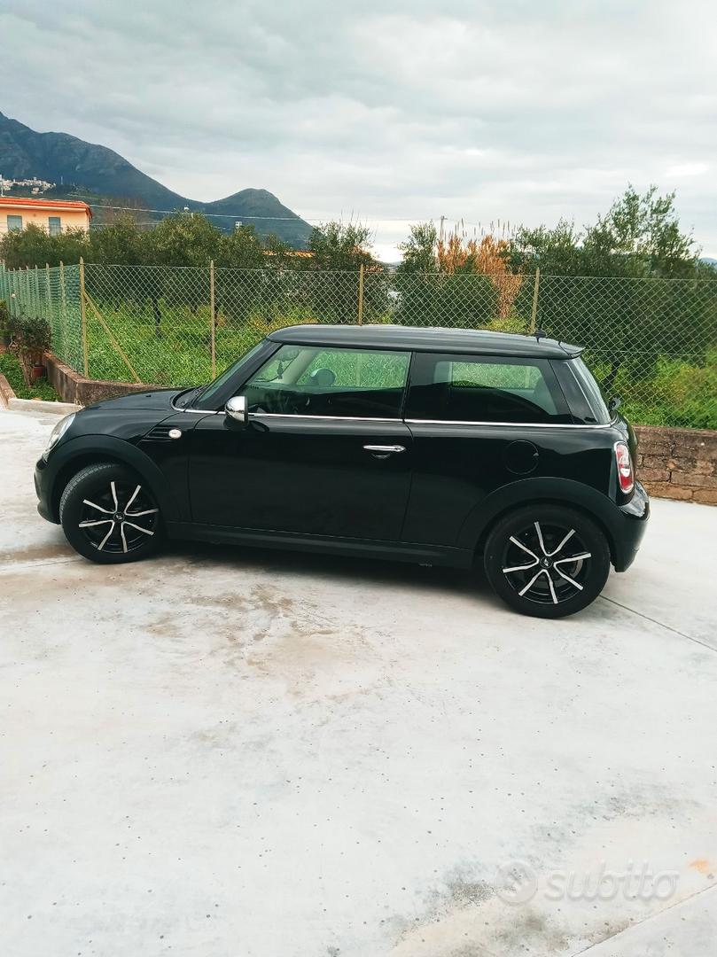 Mini Cooper R56, cambio a 6 marce, gomme nuove - Auto In vendita a Latina