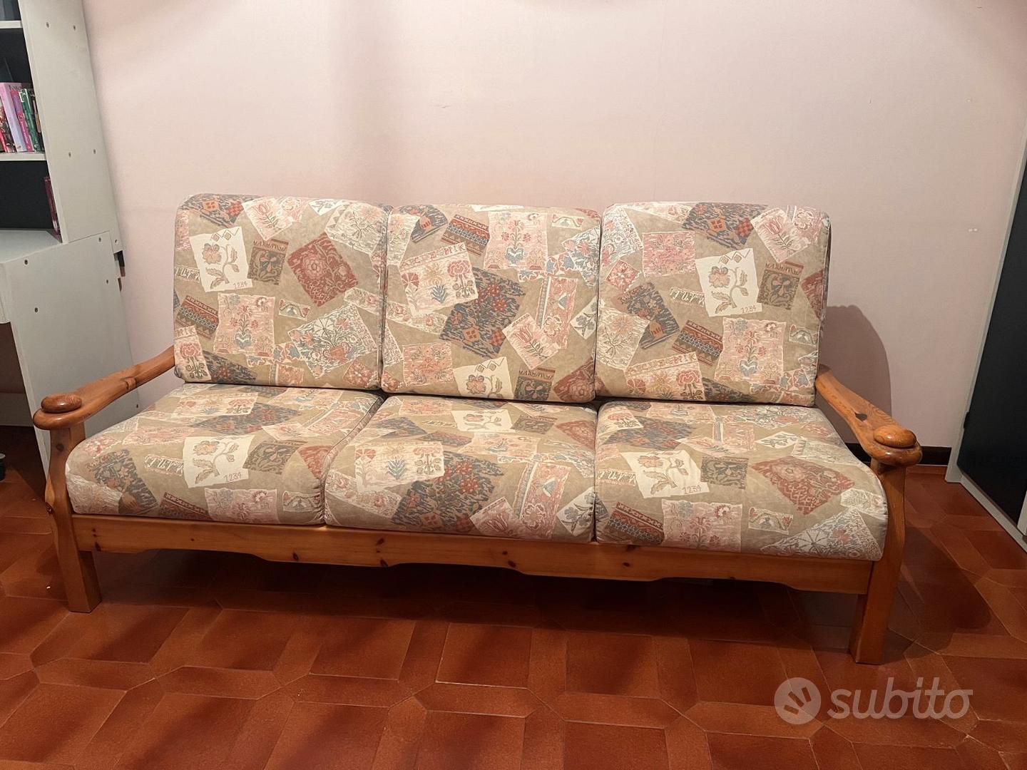 Divano a Tre Posti con Struttura in Legno e Cuscin - Arredamento e ...