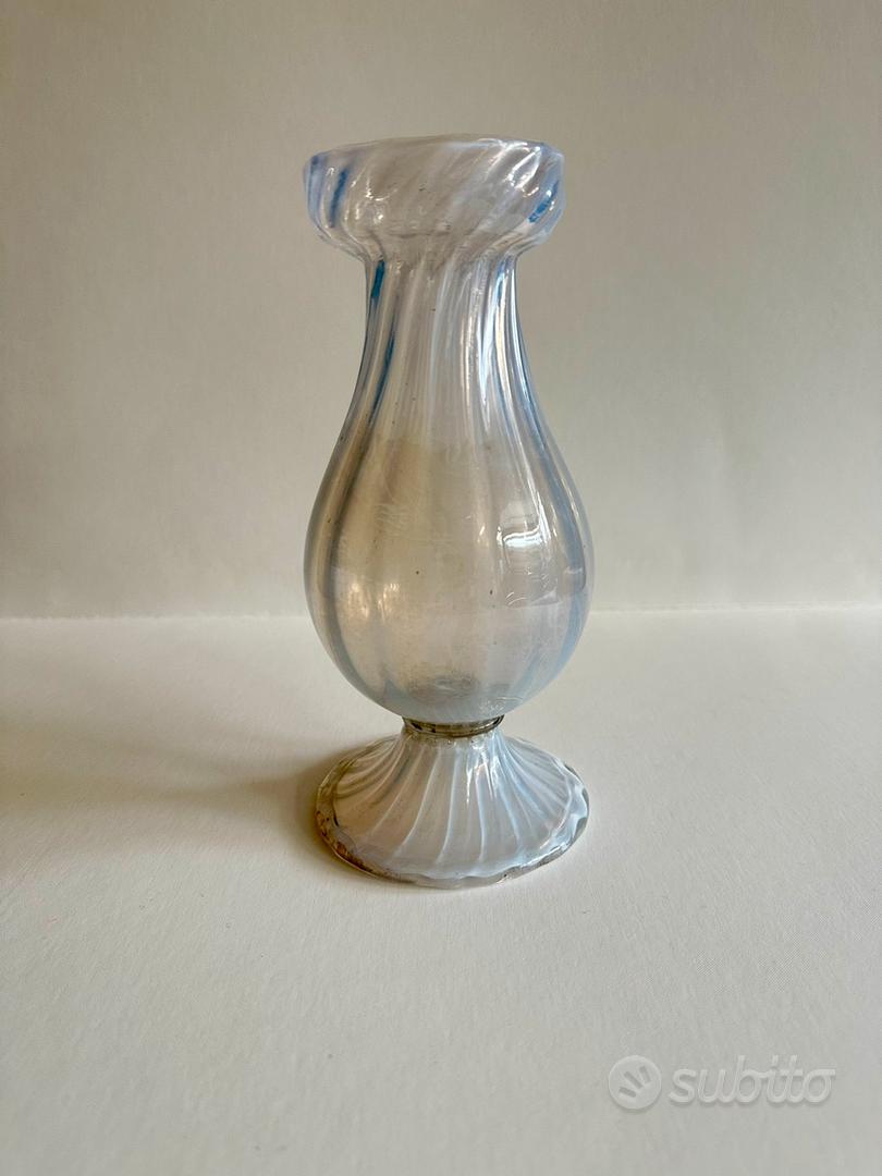 MURANO, Vaso in vetro lattimo, 1960 circa - Collezionismo In vendita a ...