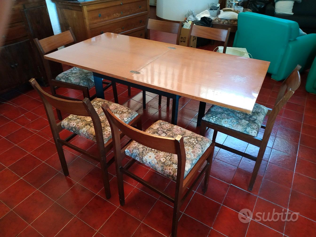 Tavolo richiudibile in tek con 6 sedie - Arredamento e Casalinghi In ... Tavolo richiudibile in tek con 6 sedie - Arredamento e Casalinghi In ...